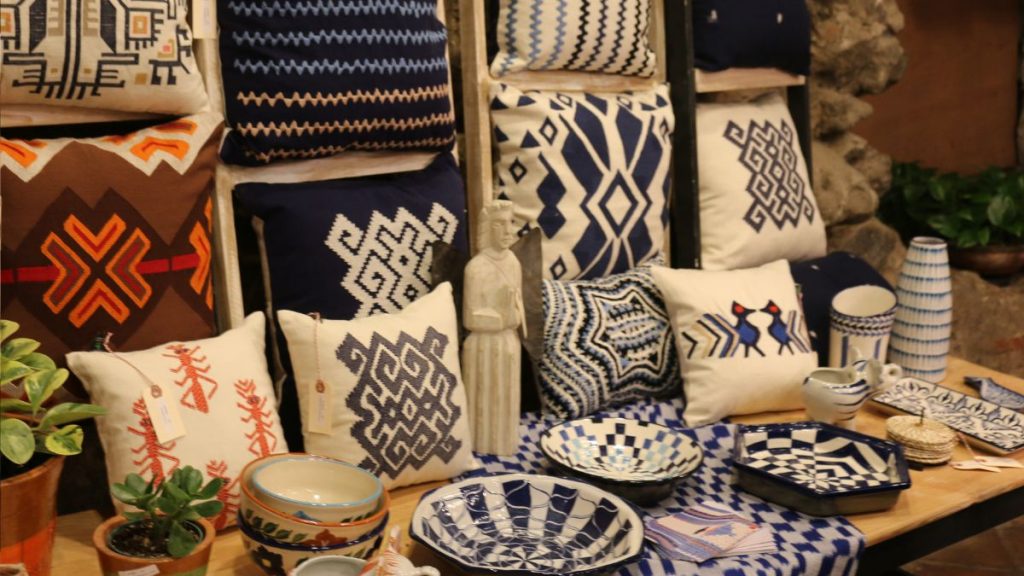 Artesanos Y Diseñadores Unidos Para Promover Productos Hechos A Mano ...